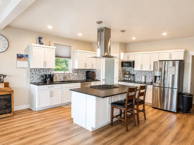 1901 ne camas ln