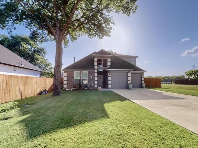 1901 Avenue Ave E, Grand Prairie, TX 75051