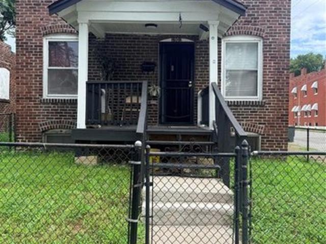 1901 Agnes St, Saint Louis, MO 63107