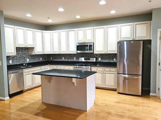 1901 Blue Heron Dr