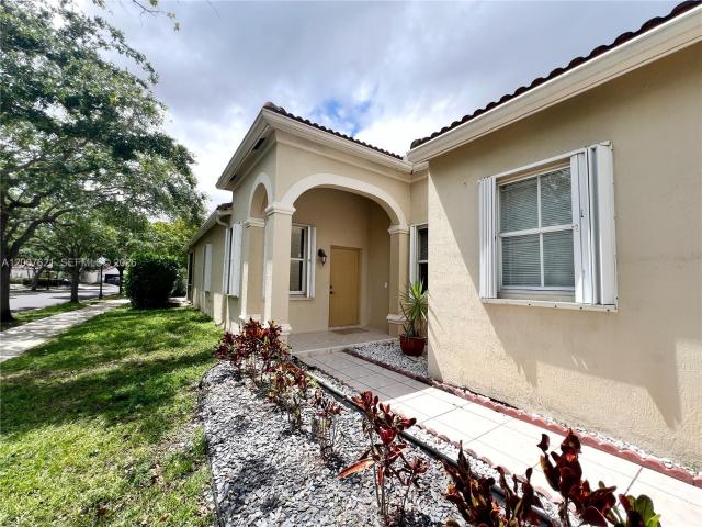 1901 Cedar Ct, Weston, FL 33327 | MLS #A12007 | Compass