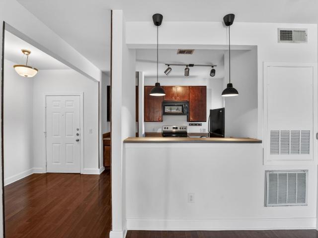 1901 Crossing Pl # 2201 A