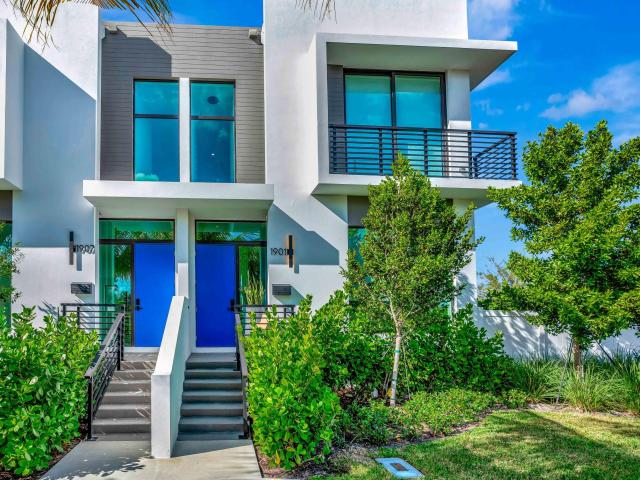 1901 Dock St, West Palm Beach, FL 33401 | MLS #B26001