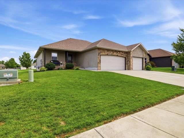 1901 E Costa Mesa Ct, Ozark, MO 65721
