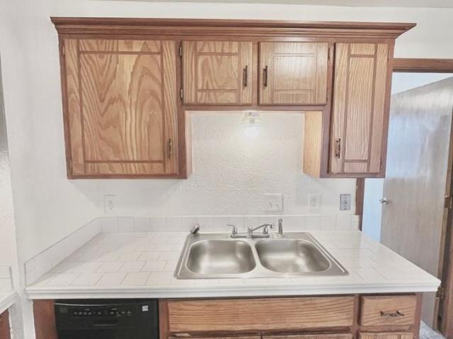 1901 E Lindsey 1 Bedroom Apartment for Rent at 1901 E Lindsey St, Norman, OK 73071