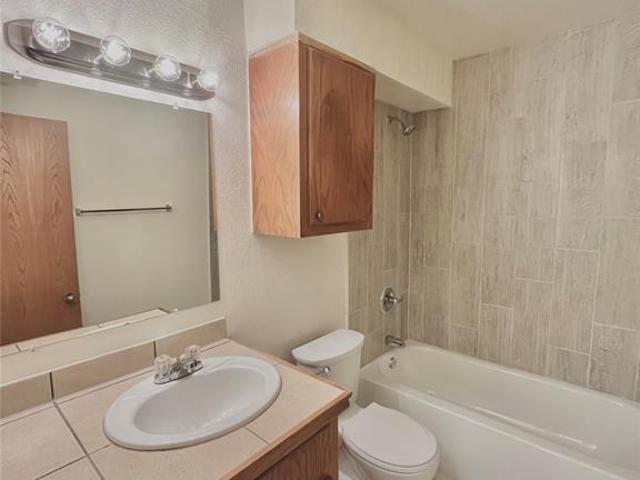 1901 E Lindsey # 21A