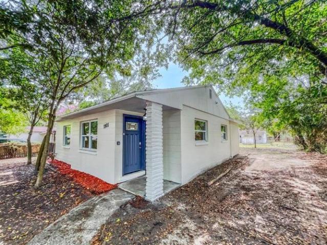 1901 E Shadowlawn Ave, Tampa, FL 33610