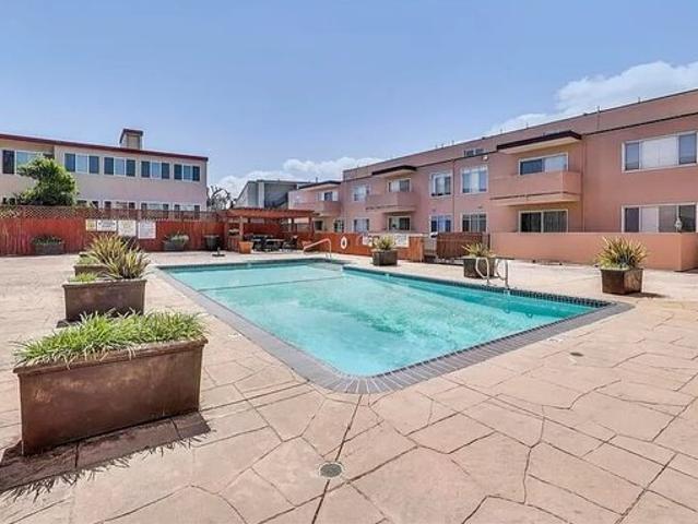 1901 Garden Dr, Burlingame, CA 94010