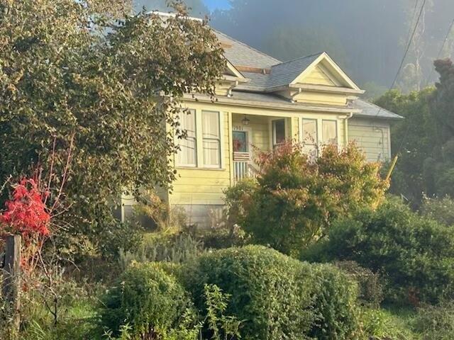 1901 Glendale Dr, Blue Lake, CA 95525