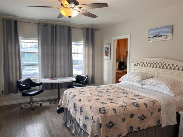 1901 Hyde Park St, Unit G, Sarasota, FL 34239 | MLS #A4623 | Compass