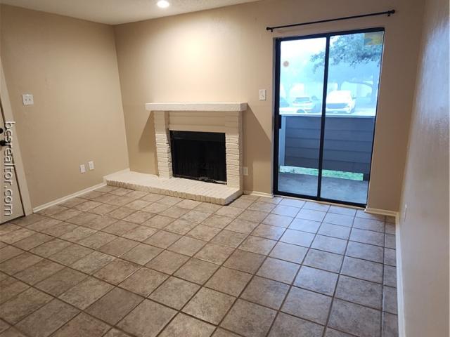 1901 Holleman Drive W 201