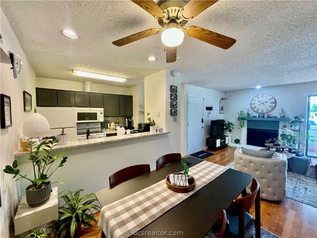 1901 Holleman Drive W 301