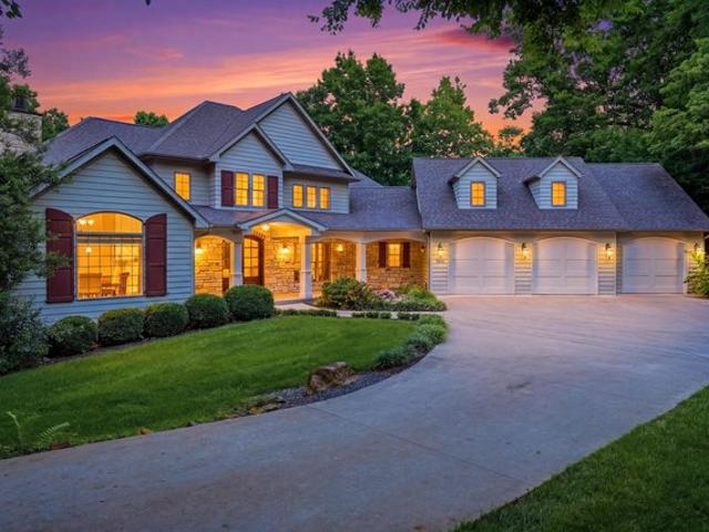 1901 Kingsbridge Dr, Columbia, MO 65203