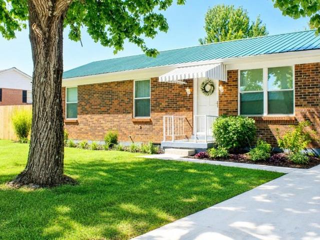 1901 Lovers Ln, Paris, KY 40361