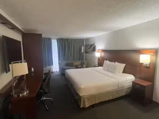 1901 Palm Beach Lakes Boulevard, West Palm Beach, FL 33409