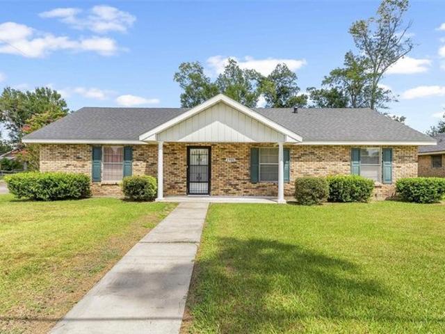 1901 Palermo Dr, Sulphur, LA 70663
