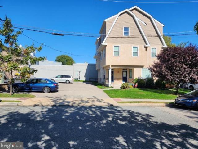 1901 Pennview Rd, Havertown, PA 19083