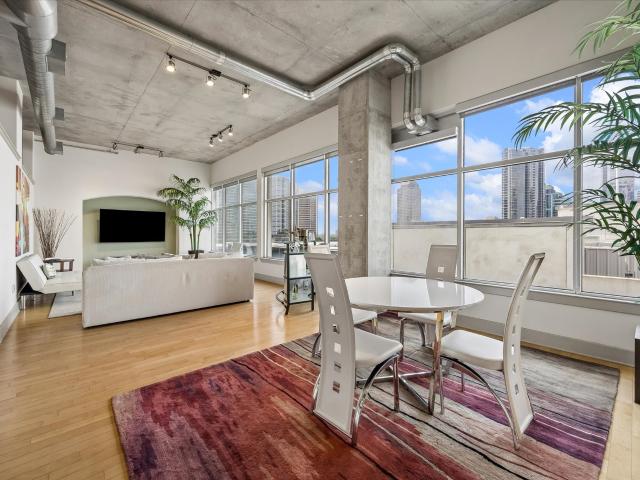 1901 Post Oak Boulevard 803