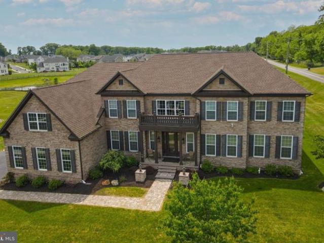 1901 Rainlilly Dr, Center Valley, PA 18034