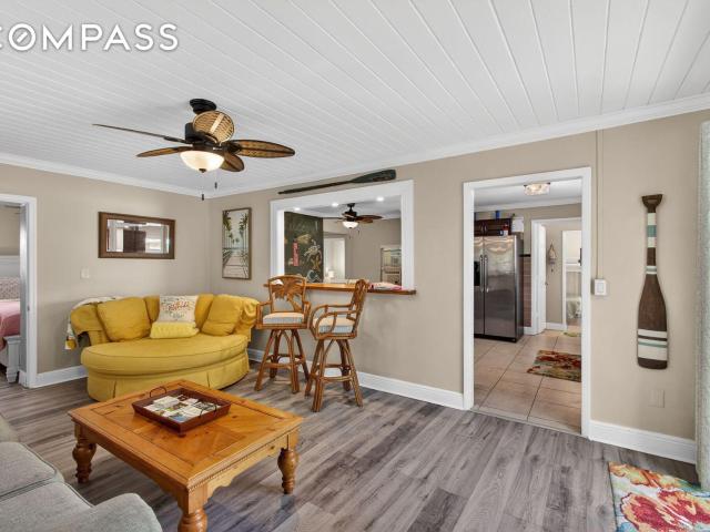 1901 Redbank Rd, North Palm Beach, FL