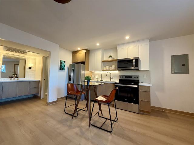 1901 richmond Avenue 21