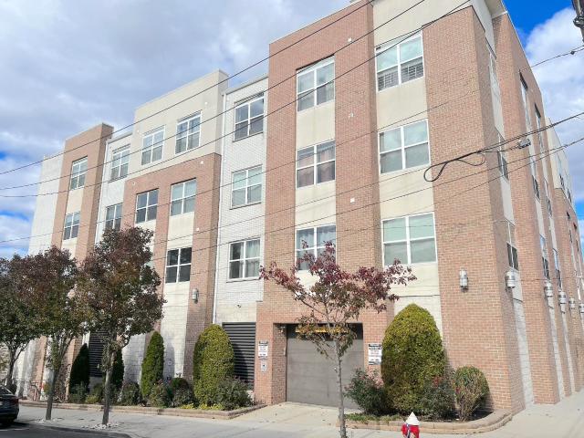 1901 Summit Ave # 301