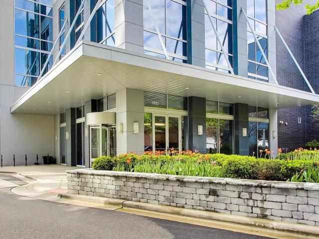 1901 S Calumet Avenue # 2208