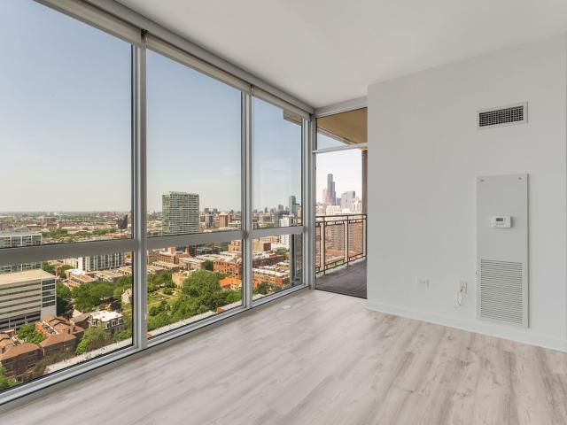 1901 S Calumet Avenue # 2712