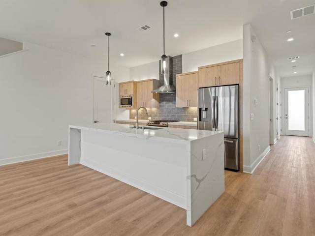1901 S Harwood Street # 308
