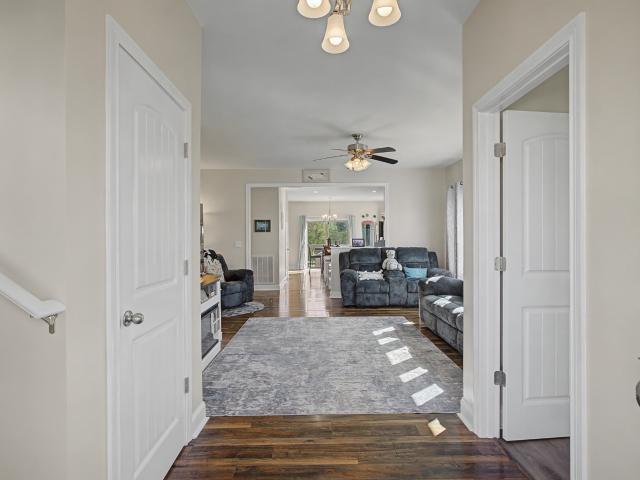 1901 Sheffield Ln