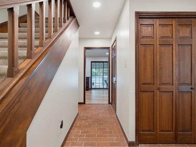 1901 Skyles Rd