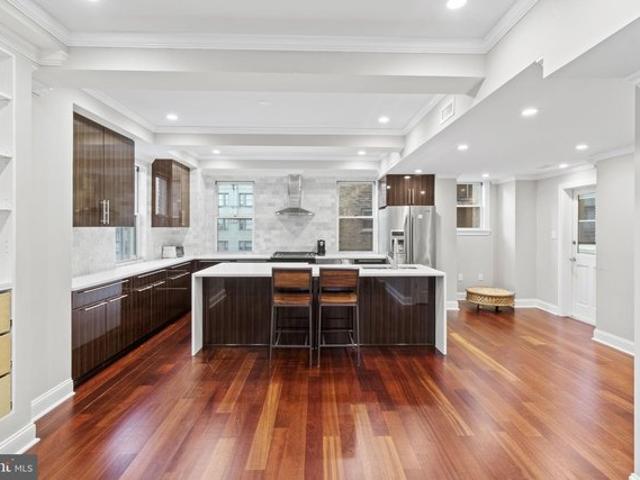 1901 Walnut St Apt 12C, Philadelphia, PA 19103