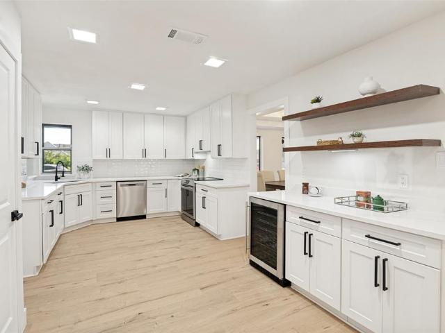 1901 Westshore Drive