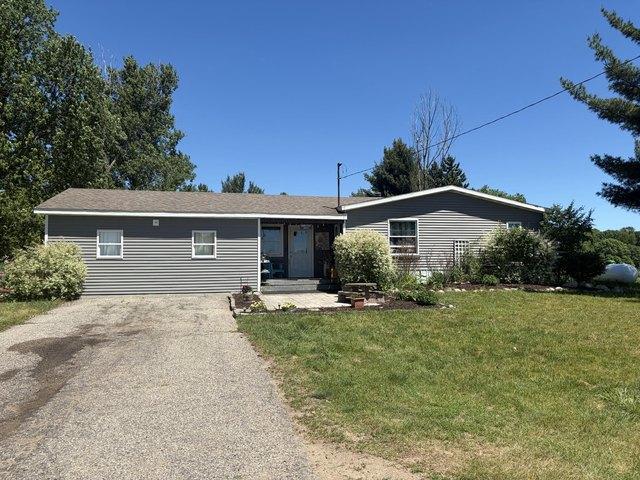 1901 18 Mile Rd, Kent City, MI 49330