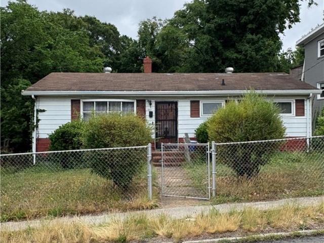 1901, 1901A & 1905 Monteiro Avenue