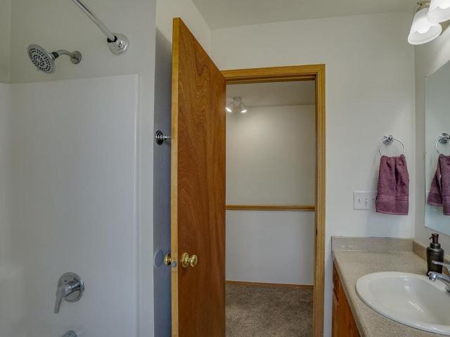 1901 1943 SE 122nd Avenue 2 Bedroom Apartment for Rent at 1901 Se 122nd Ave, Portland, OR 97233 Mill Park