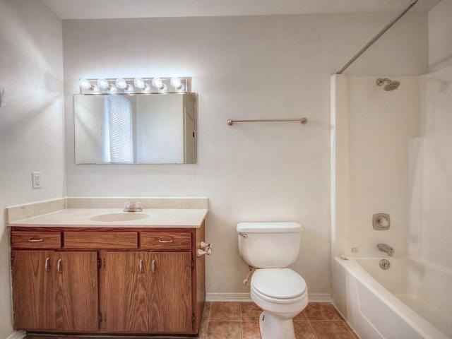 1901KA 2 Bedroom Apartment for Rent at 1901 Karen Ct, Champaign, IL 61822