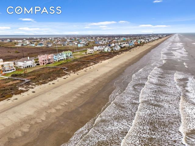 19023 Kahala Dr, Galveston, TX