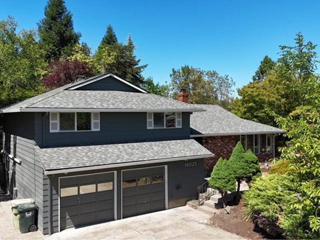19025 SW Brooklawn Ct, Beaverton, OR 97003