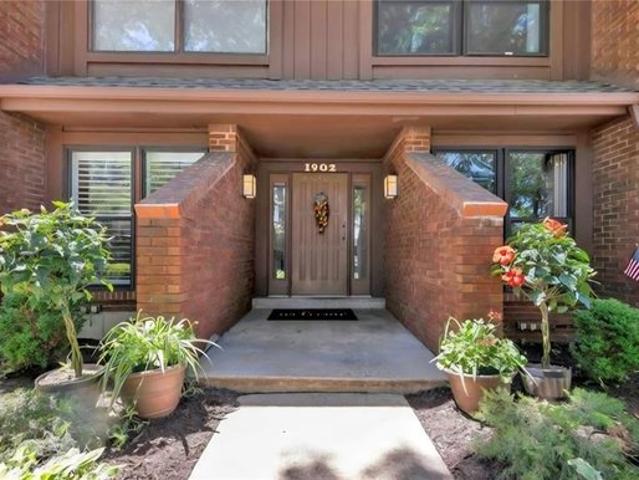 1902 Meadowtree Ln Apt 2, Saint Louis, MO 63122