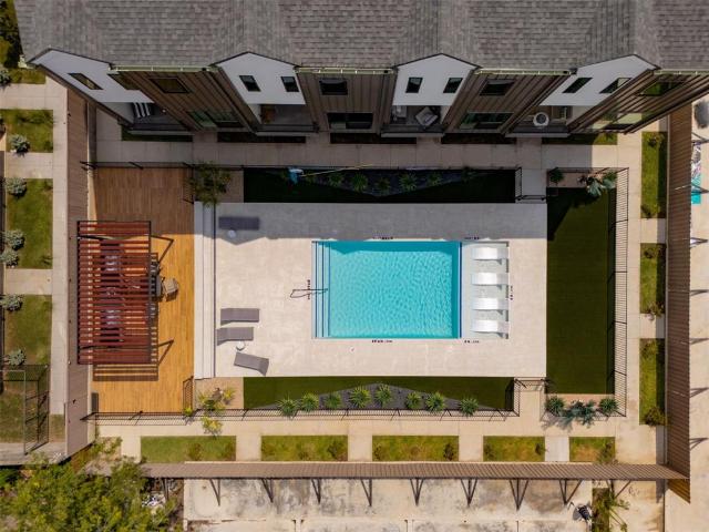 1902 N Carroll Avenue # 102