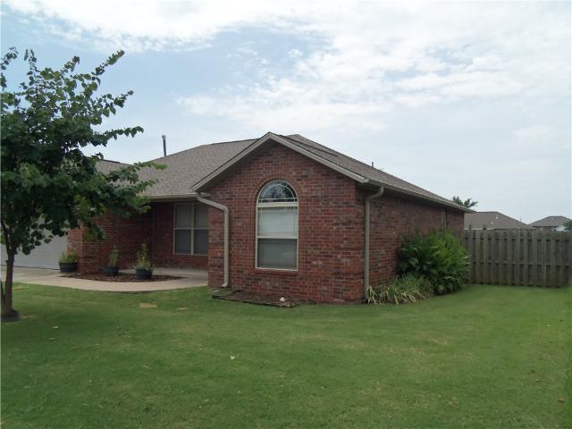 1902 N Messick Court