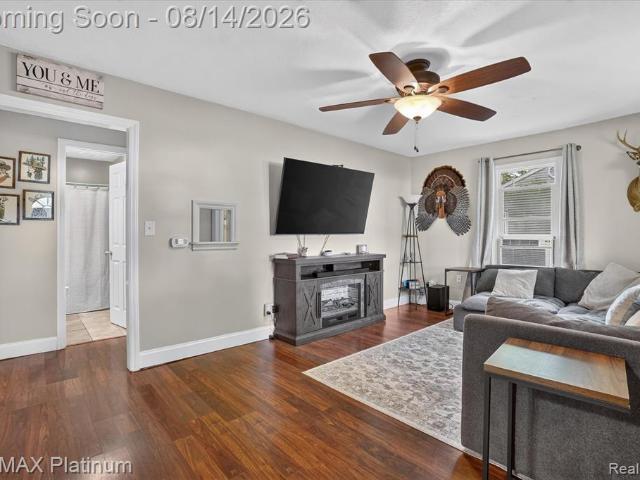 1902 Adelpha Avenue