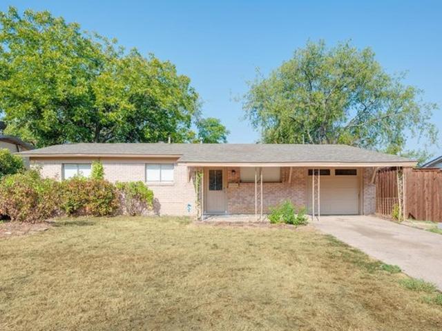 1902 Alan A Dale Rd, Arlington, TX 76013