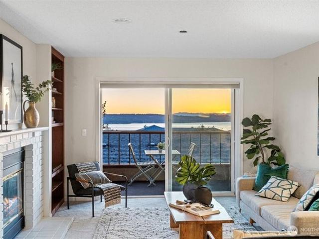 1902 Bridgeport Way W Apt 104, University Place, WA 98466