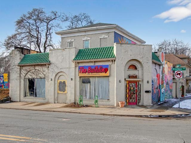 1902 Broadway Street