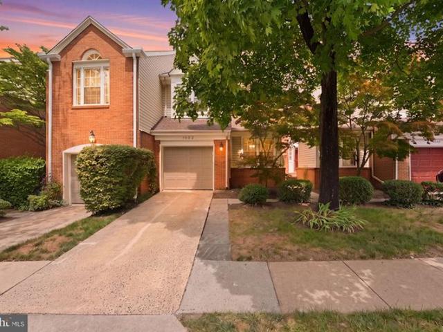 1902 Duffield Ln, Alexandria, VA 22307