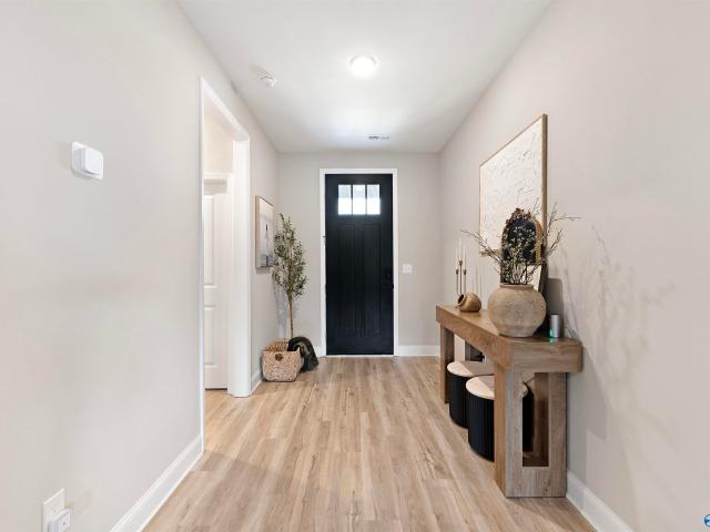 1902 Dawn Court SE