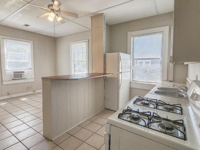 1902 Iris Street A