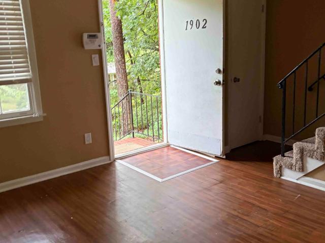 1902 Lyle Drive